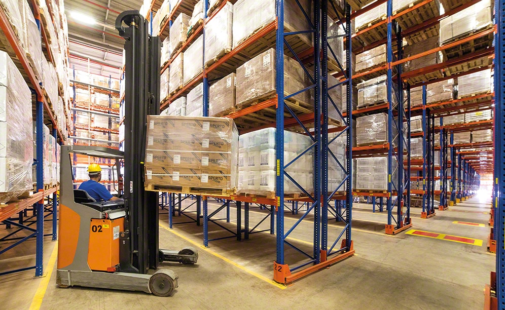 L'entrepôt de produits agrochimiques de Bravo - Mecalux.ma